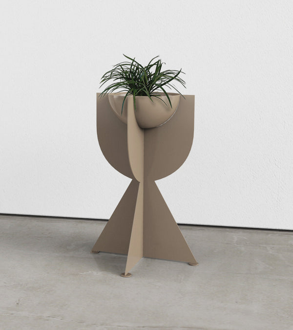 Modern Round / Triangle Planter (Riversand) | Boom Gallery